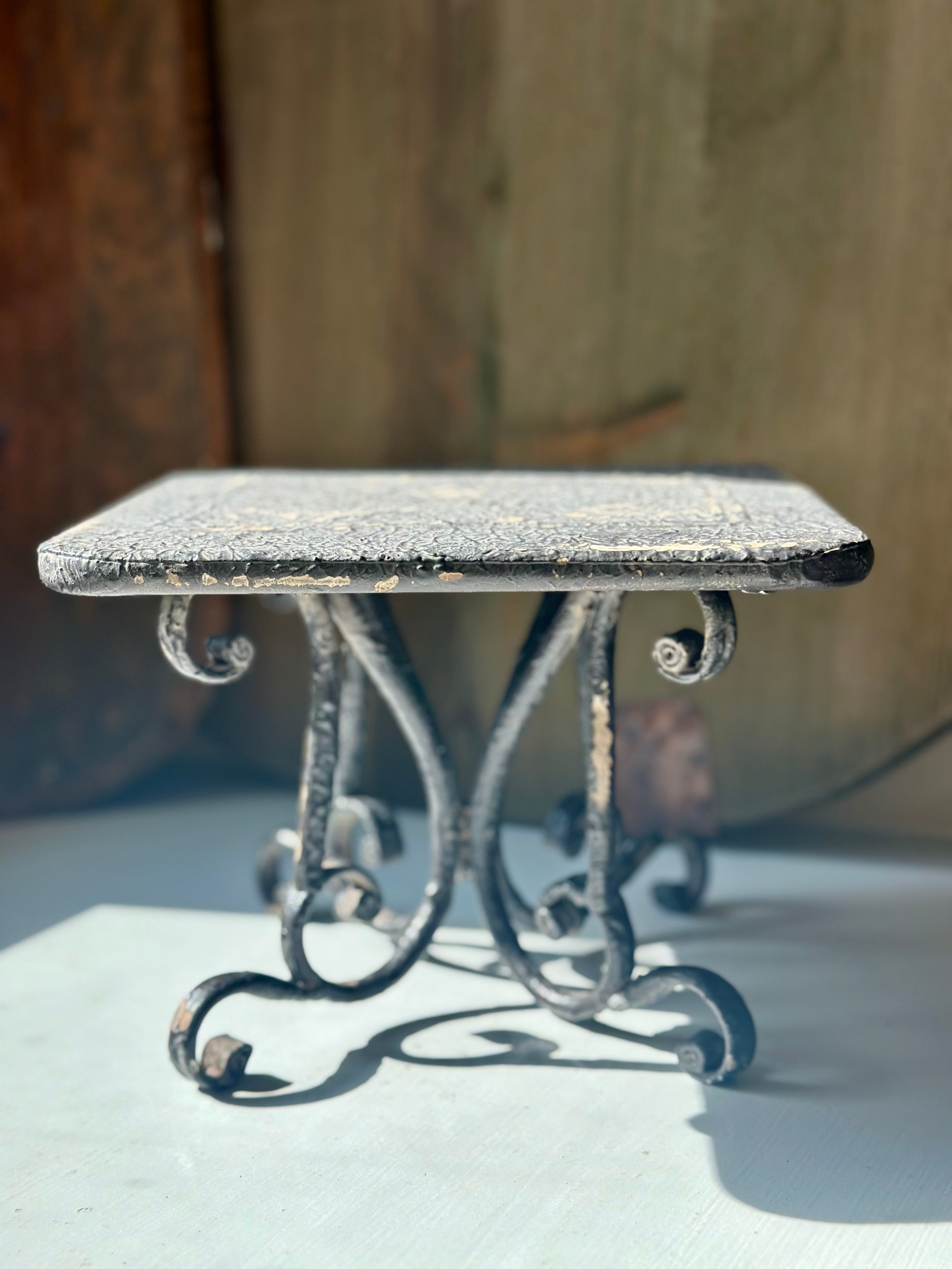 Chippy Black Metal Riser – The Vintage Abode